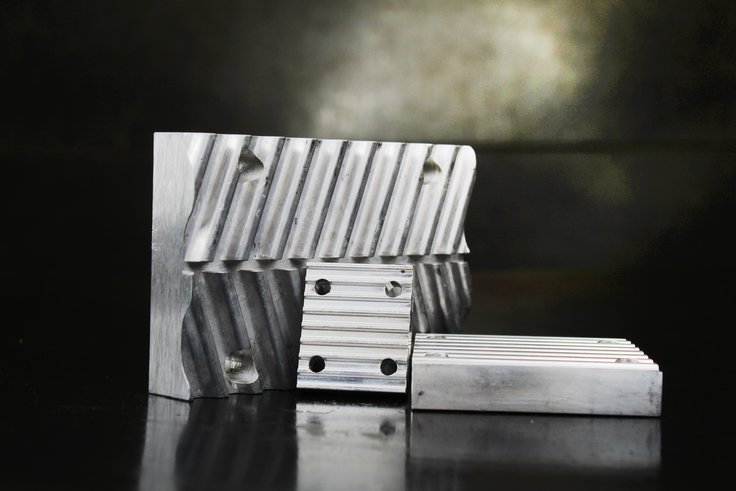 Zahnriemen / Synchronriemen / Klemmplatten | Denecke + Leuzinger