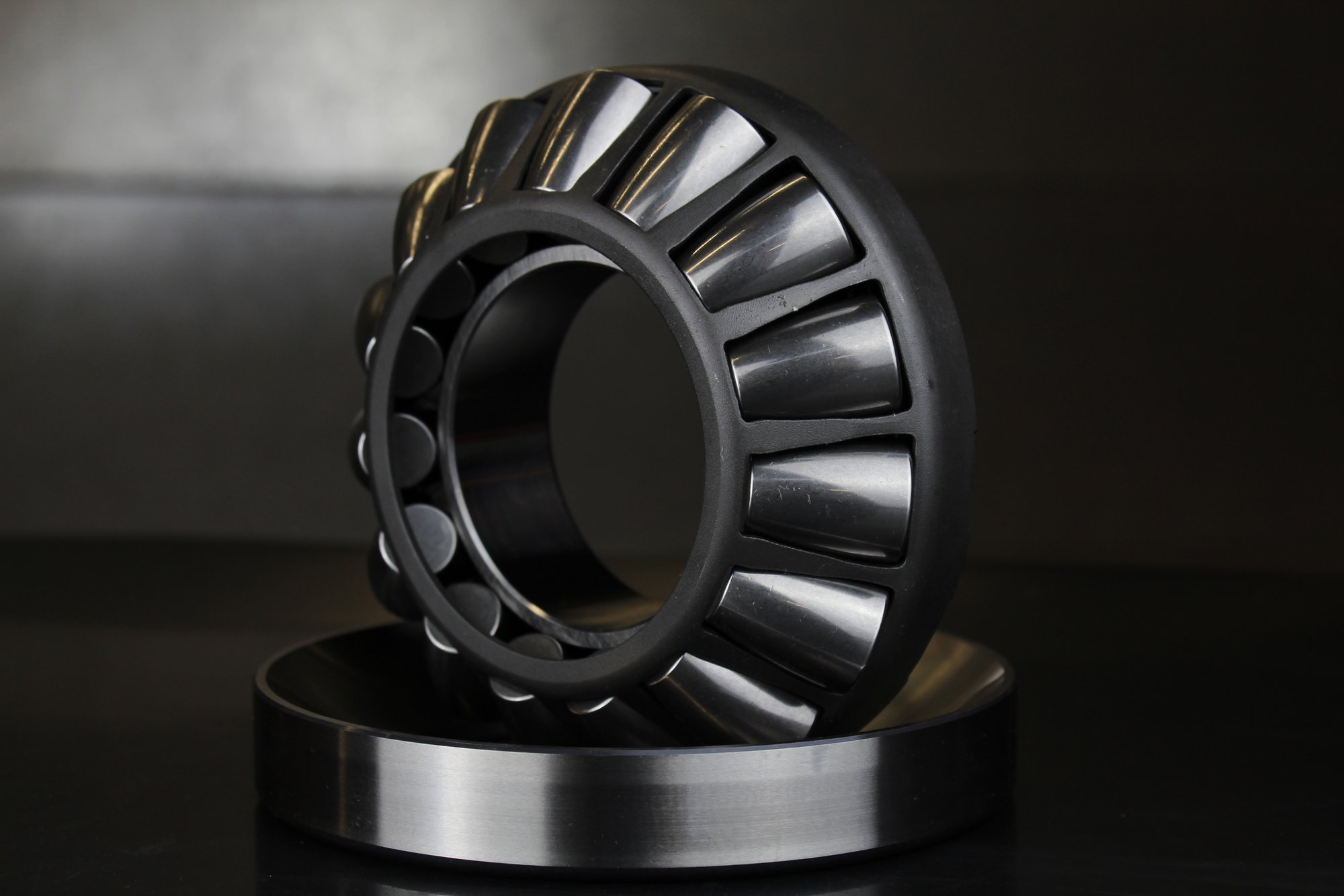 Roller bearings / Spherical plain bearings | Denecke + Leuzinger